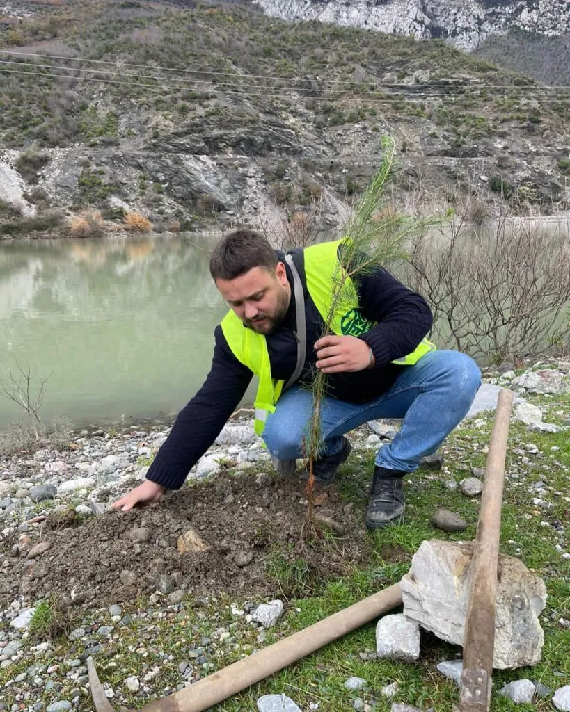 “Ujë, pemë dhe dritë” | KESH